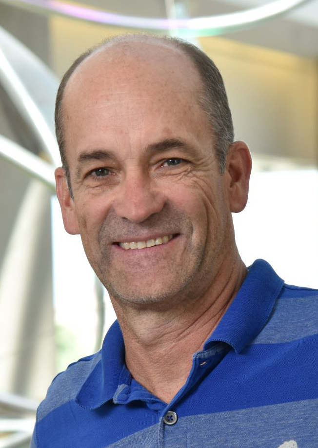 Wes Warren Recognized with Distinguished Research Award at 2022 ...